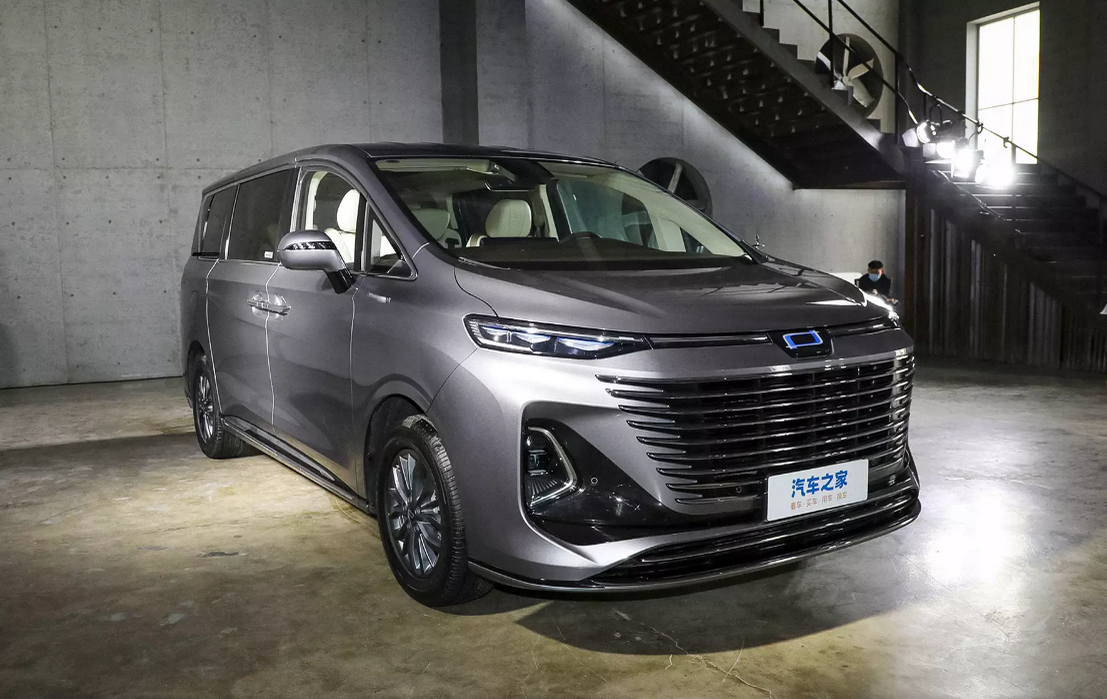 Компания Bestune представила в Китае минивэн FAW Bestune M9 по цене 2,5 ...