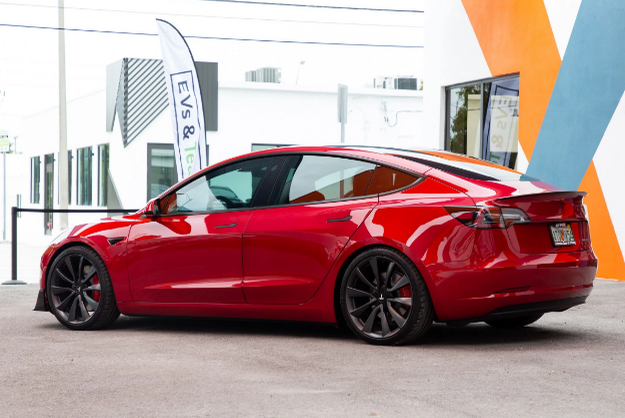 Цены на электромобили приближаются к ценам на бензиновые автомобили