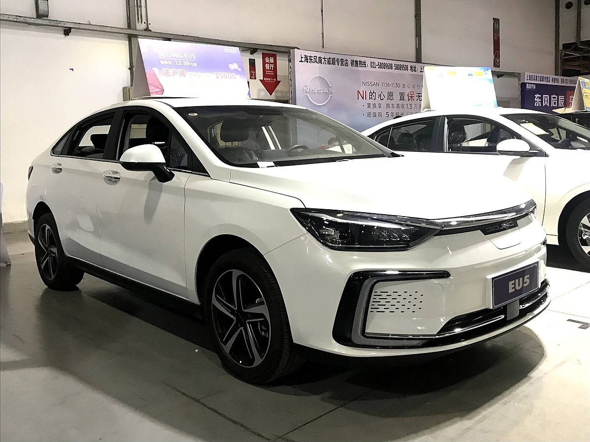 BAIC EU5: поколения, кузова по годам, история модели и года выпуска ...