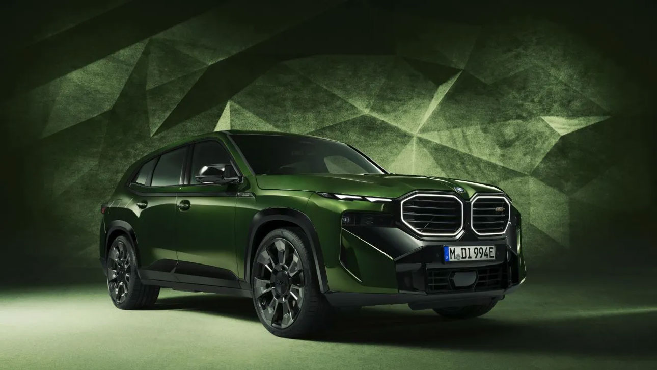 Компания BMW подарила гибридному кроссоверу BMW XM четыре новых оттенка ...