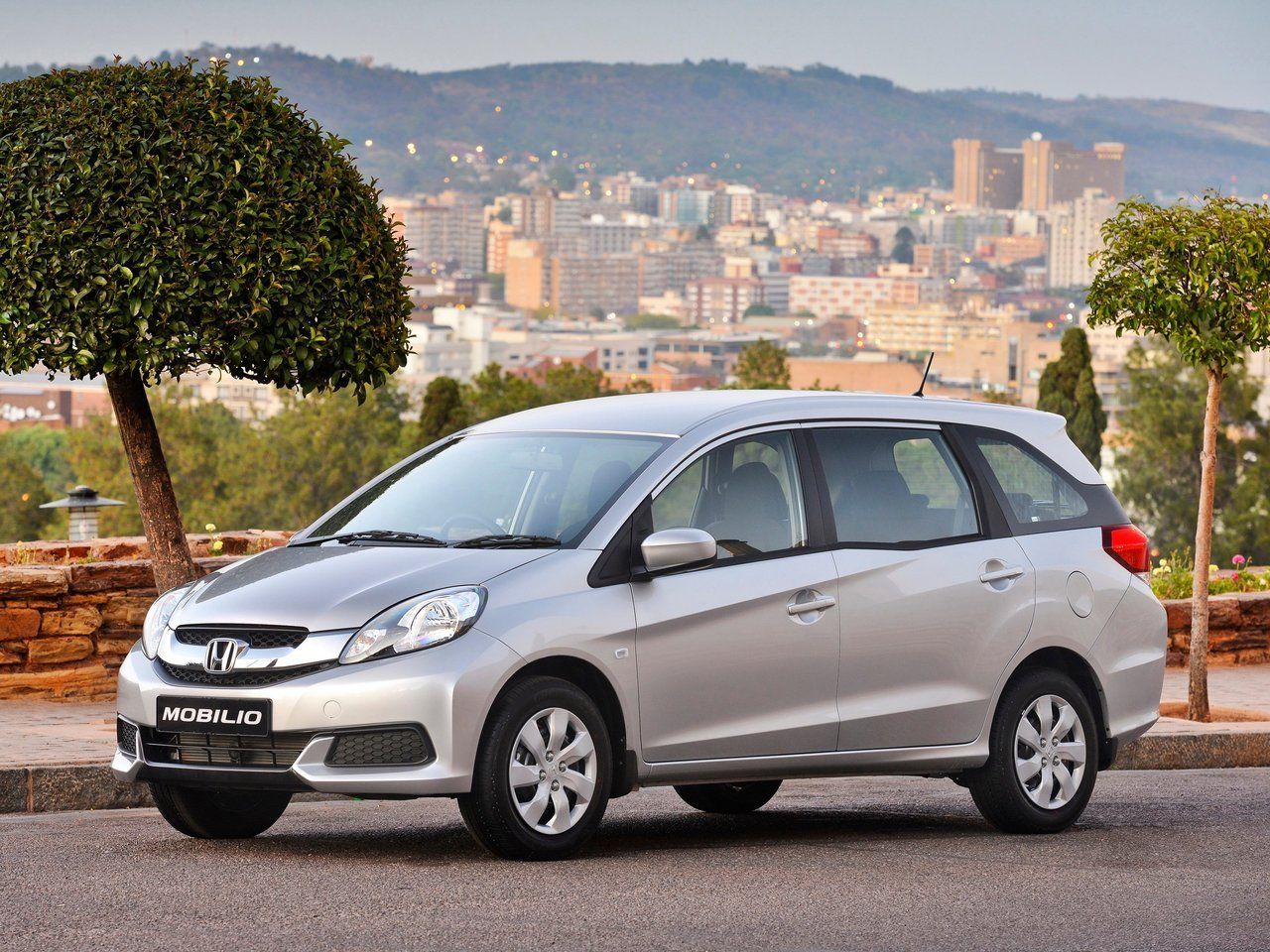 Автомобили Honda Mobilio модельный ряд по годам, поколения, кузова ...